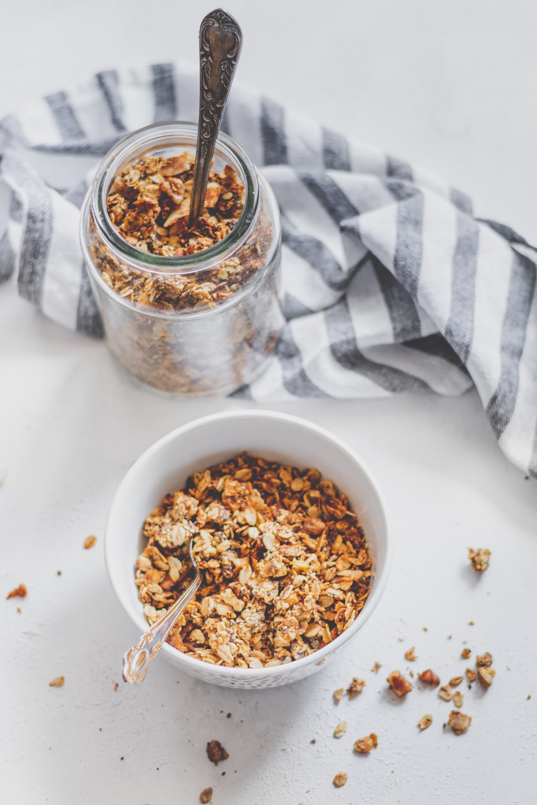 mindenmentes vegán granola tahinivel (édesítőszermentes) - sugarfree dots